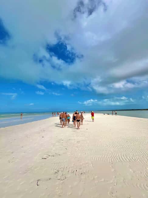 Tour in Italian in Holbox - A Practical Look at the Holbox Italian Tour