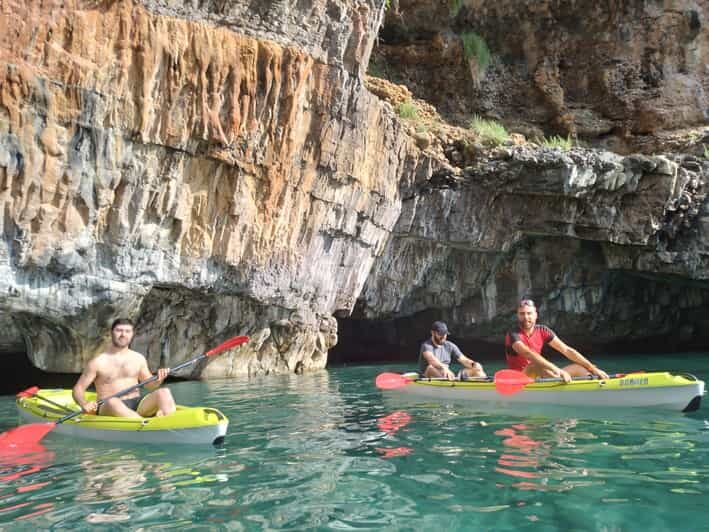 Tour in Kayak sulle orme di James Bond a Maratea - Analyzing the Value