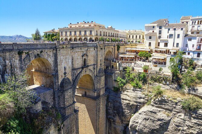 Tour in Ronda with Guided Visit and Setenil de las Bodegas - Authentic Experiences and Reviews