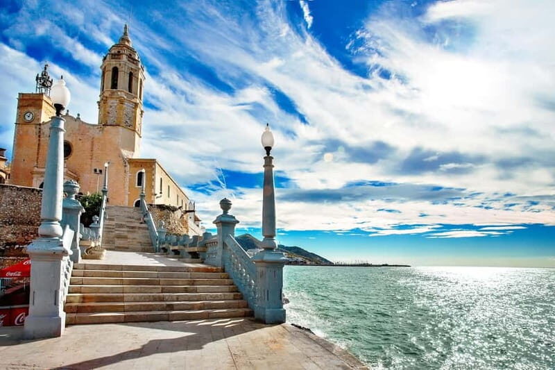 Tour in Sitges ( Bcn): Cultural diversity, tapas and beach - Key Points