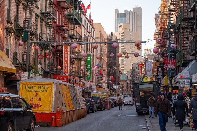 Tour New York Contrasts: Bronx, Queens and Brooklyn - Transportation and Group Dynamics