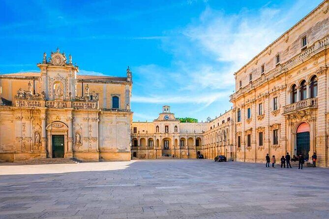 Tour of Lecce with a visit to the basement of the ancient synagogue - Exploring the Baroque Palaces and Churches