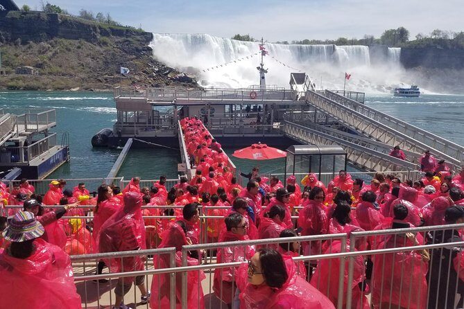 Tour of Niagara Falls with Boat Cruise - What the Tour Entails: A Step-by-Step Breakdown