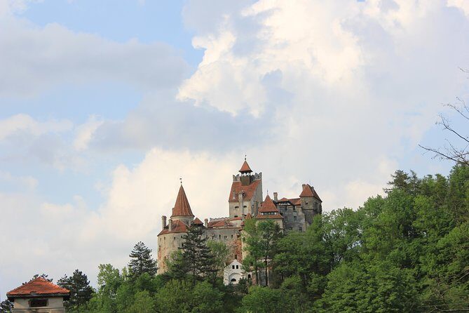 Tour of the 3 Castles: Bran, Rasnov and Peles in Spanish (native Spanish guide). - The Experience in Detail