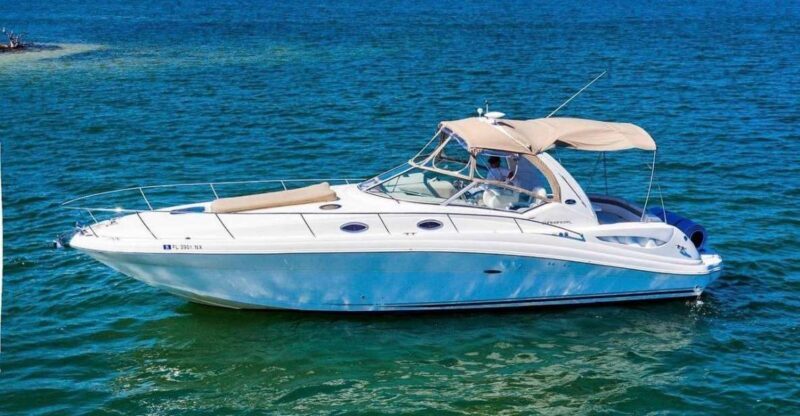 Tour of the city of Miami and its beautiful sunset - A Closer Look at the Miami Sunset and City Tour by Yacht