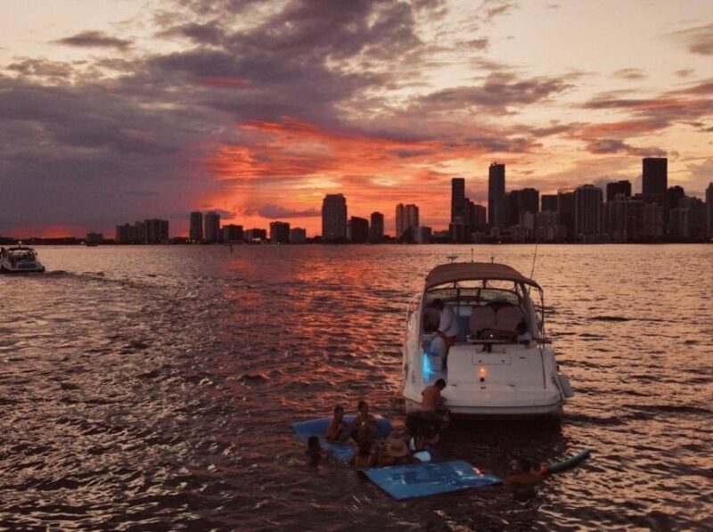 Tour of the city of Miami and its beautiful sunset - Who Will Love This Tour?