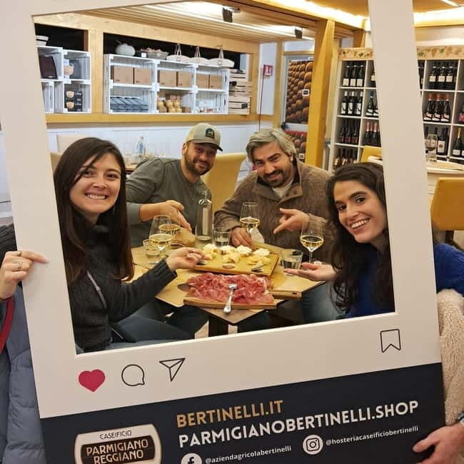 Tour of the dairy and warehouse + lunch with experience menu - Practical Details and Tips