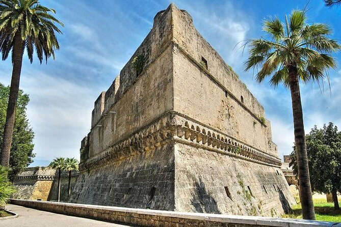 Tour of the fortifications of Bari: the defenses of the city and their history - FAQ