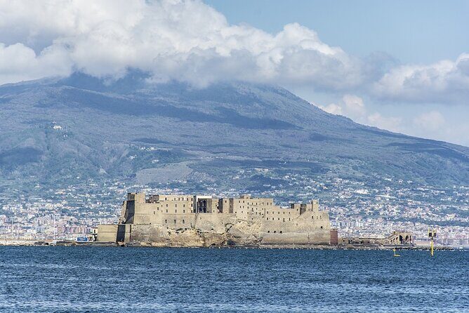Tour of the Monumental Naples with an art expert - The New Castle (Castel Nuovo)