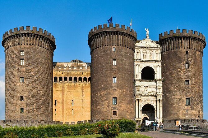 Tour of the Monumental Naples with an art expert - Piazza del Plebiscito and Neptune Fountain