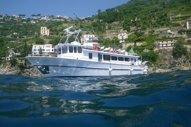 Tour on the Amalfi Coast, 4-hour cruise with aperitif - The Real Experience: What to Expect