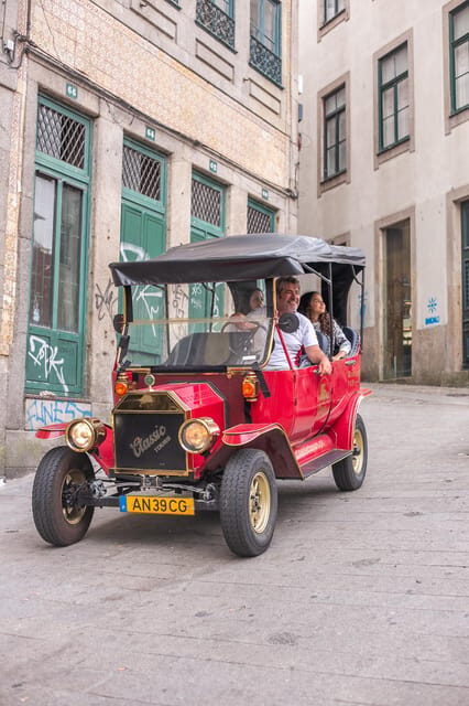 Tour Porto: Classic Car + A Toast with Port Wine - Summary