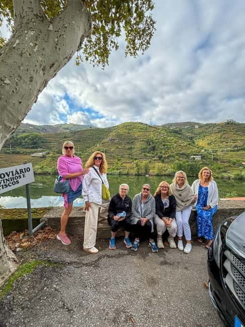 Tour Premium no Douro: Vinho, Cruzeiro e Comida Tradicional - Midday: Home-Cooked Lunch & Scenic Drive