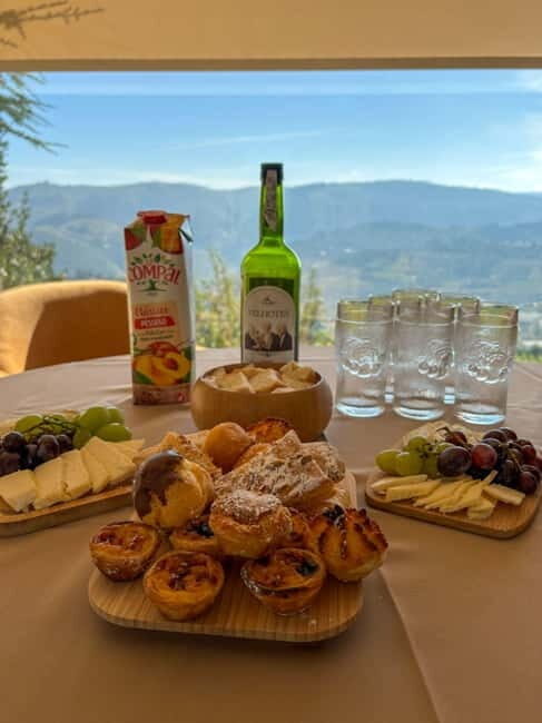 Tour Premium no Douro: Vinho, Cruzeiro e Comida Tradicional - Ending on a High Note: Quinta das Carvalhas