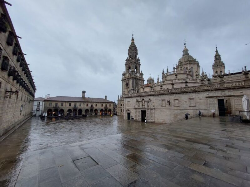 Tour Privado Secretos de Compostela - Unlocking Santiago de Compostela: A Guided Tour of Secrets and Stories