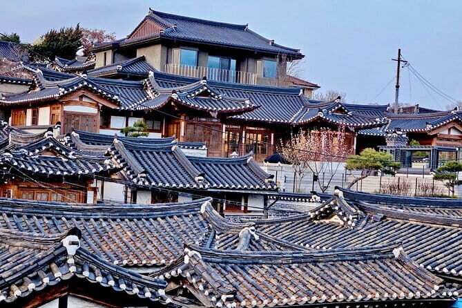 Tour Seouls oldest district with a storyteller from Bukchon - Key Points