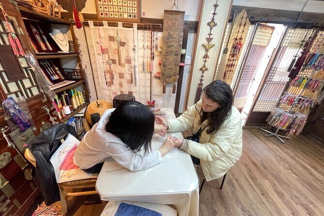 Tour Seouls oldest district with a storyteller from Bukchon - An In-Depth Look at the Bukchon District Tour