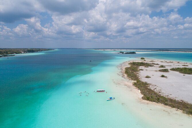 Tour to Bacalar 7 Colors Laggon Lunch and Breakfast included - Food and Refreshments: A Highlight