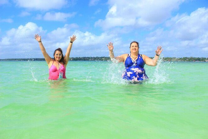 Tour to Chacchoben Ruins and boat tour in Bacalar - FAQs