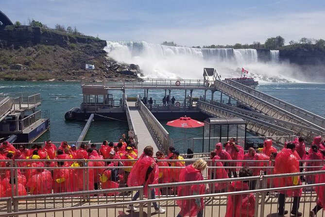 Tour to Niagara Falls with skip the line Cruise - Key Points