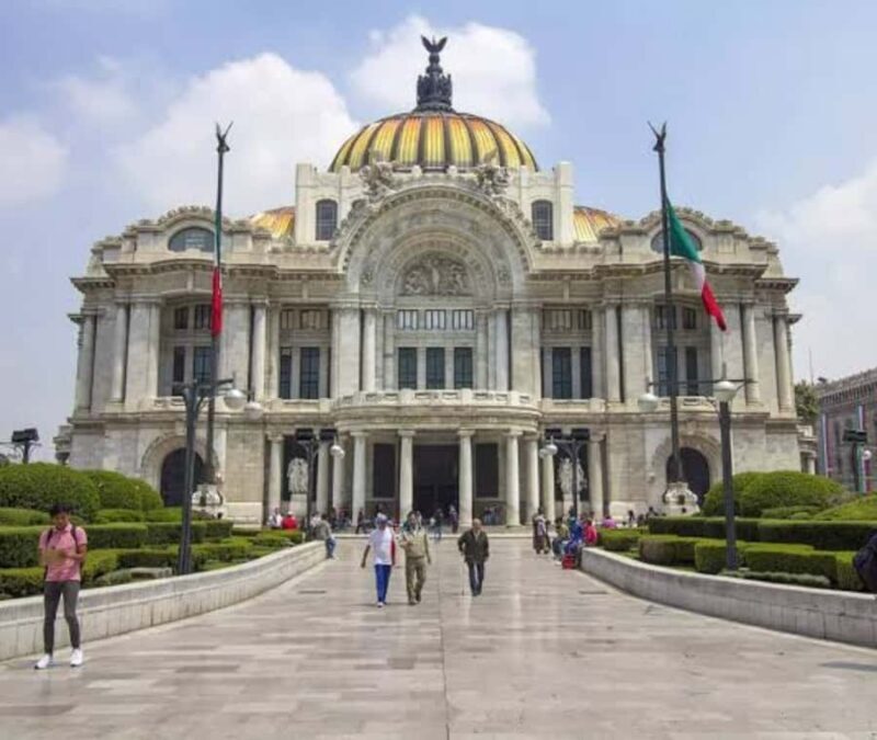 Tour to Teotihuacan by panoramic minibus - Key Points