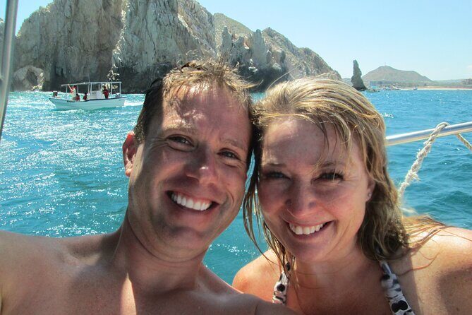 Tour to The Arch and Lover's Beach (optional) from Cabo - Key Points