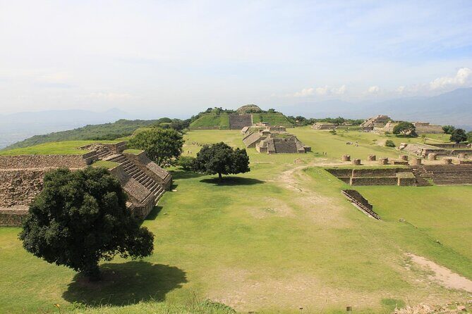 Tour to the archaeological zone Monte Alban - Key Points
