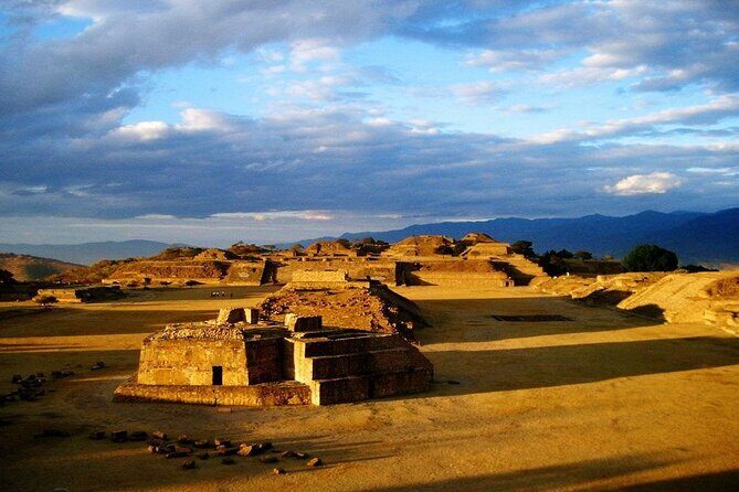 Tour to the archaeological zone Monte Alban - The Sum Up