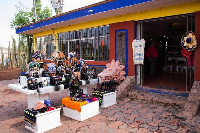 Tour to the Pyramids of Teotihuacán and Basilica of Guadalupe - Weather, Walking, and Accessibility