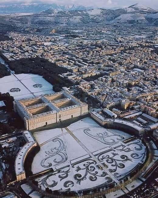 Tour to the Royal Palace of Caserta and Monte Cassino: with Guide and Tickets Included - Key Points