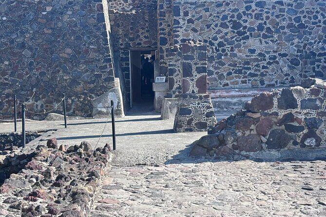 Tour with an expert archaeologist in Teotihuacan - Overall Value and Who Should Consider This Tour