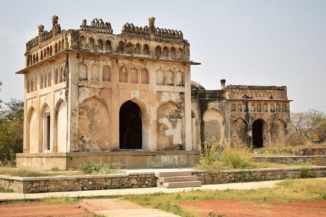 Tourisct Highlights of the Hyderabad (Guided Fullday Sightseeing Tour by Car) - Key Points