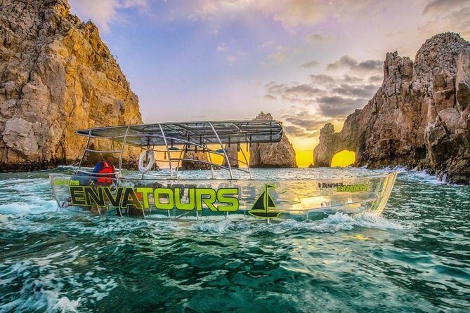 Tours in Cabo, Paseo al Arco and Fin de la Tierra in the only Clear Boat - Key Points