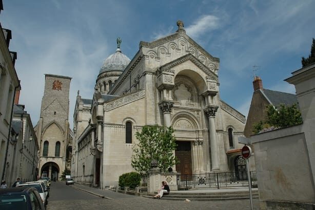 Tours: Private Walking Tour of the Historical Center - Sampling the Region’s Fine Wine