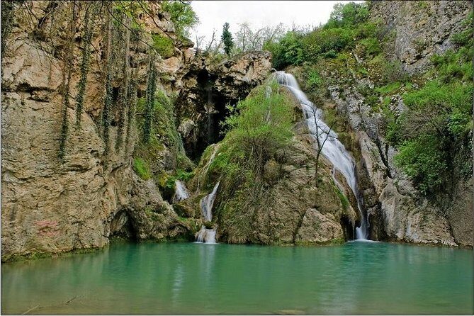 Tours to monasteries and waterfalls around Veliko Tarnovo - Key Points