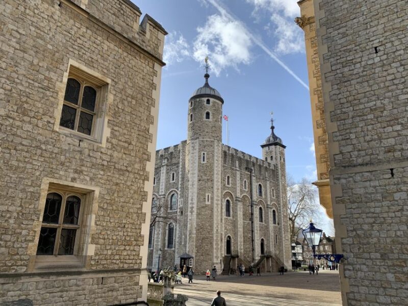 Tower of London Kid-Friendly Private Tour - Authentic Insights from Reviews