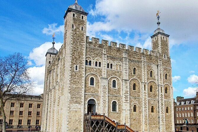 Tower of London with Audio Guide Tour - Key Points