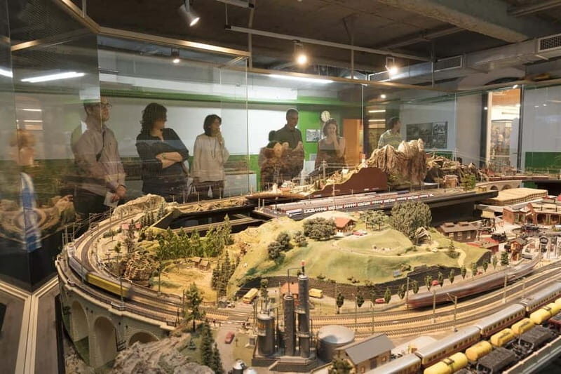 Toy Museum: toys belonging to Anna Maria and Salvador Dalí and García Lorca - What Are the Highlights?