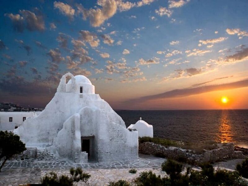 Tradiotional food and drinks with a Mykonian girl - Practicalities and Tips