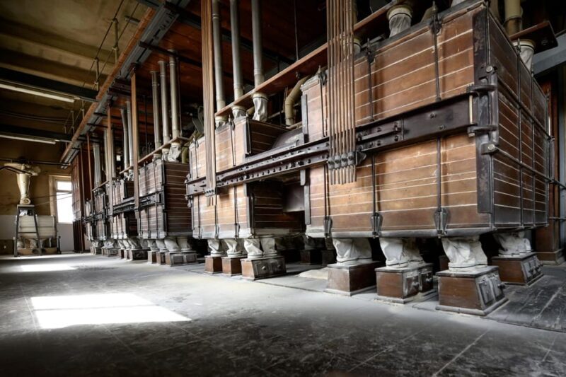 Tradition and taste: tour of Caltagirone's historic mill - Key Points