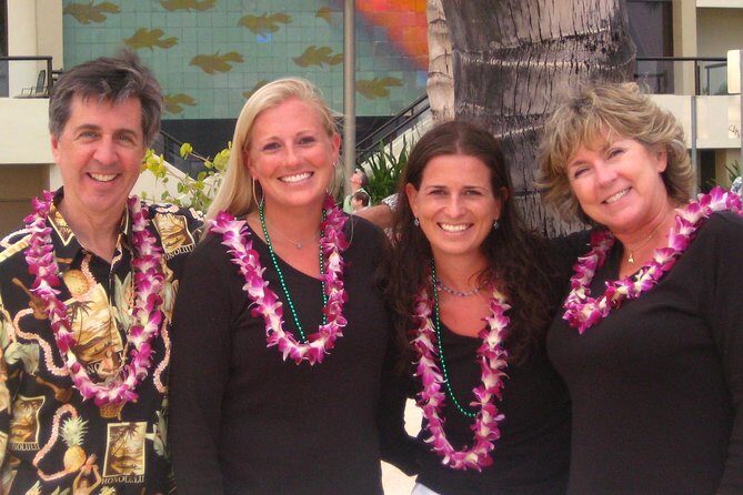 Traditional Airport Lei Greeting on Lihue Kauai - How the Experience Unfolds