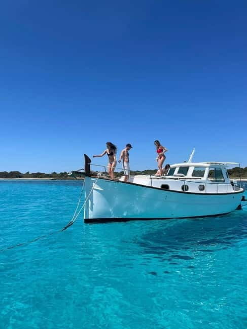 Traditional boat 10 beaches in the south of Menorca. Snorkeling, SUP and drinks - The Itinerary in Detail