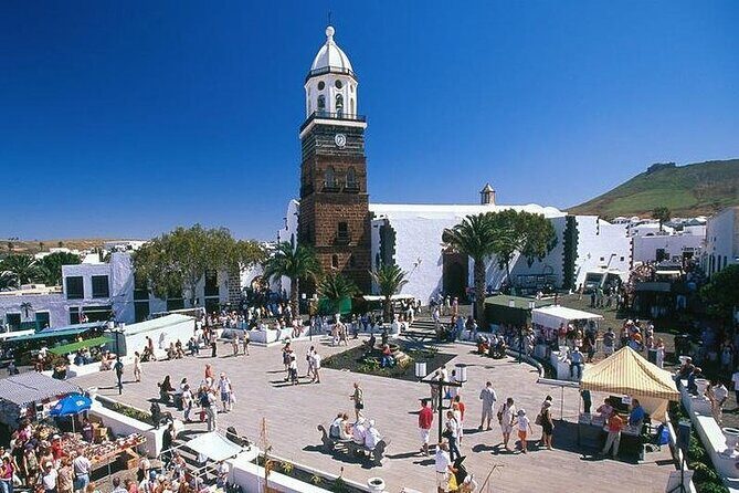 Traditional Canarian street market and marine reserve of La Graciosa - FAQs