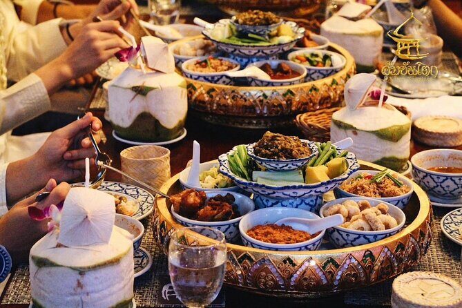 Traditional Khantoke Dinner & Cultural Show Tour in Chiang Mai - Who Should Consider This Tour?