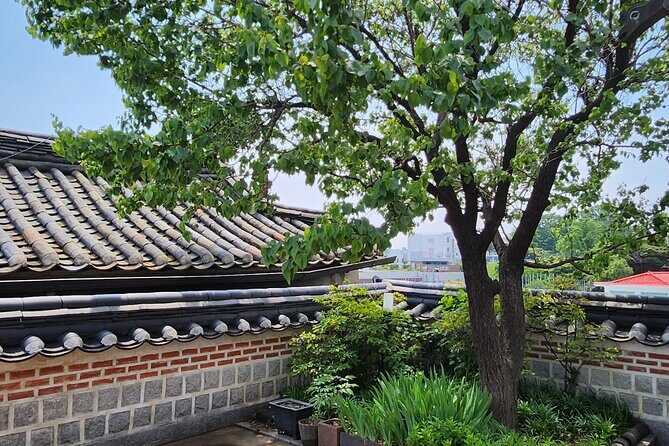 Traditional Seoul Gourmet Tour in Bukchon - Key Points