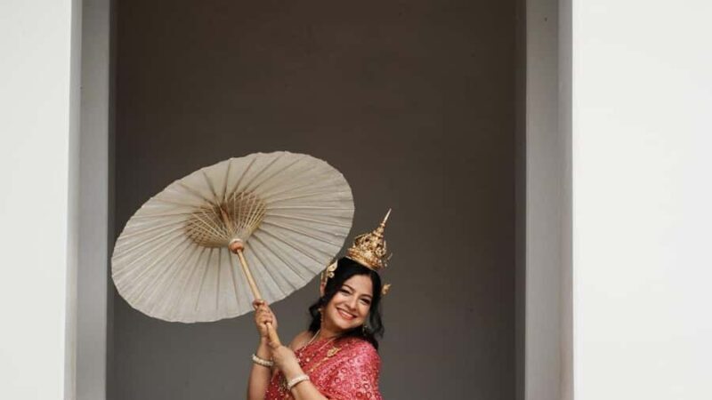 Traditional Thai Makeover, hairdo & Photoshoot at Wat Arun - Professionalism and Service Quality