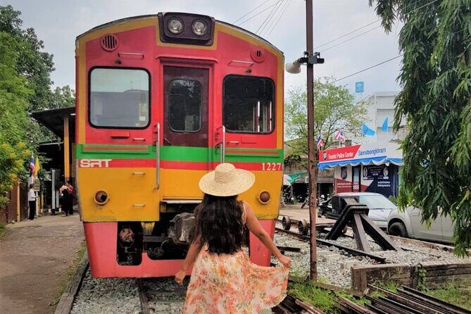 Train & Floating Market Food Adventure + Scenic train ride - Key Points