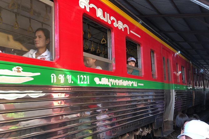 Train Market and Floating Market half day tour - The Sum Up