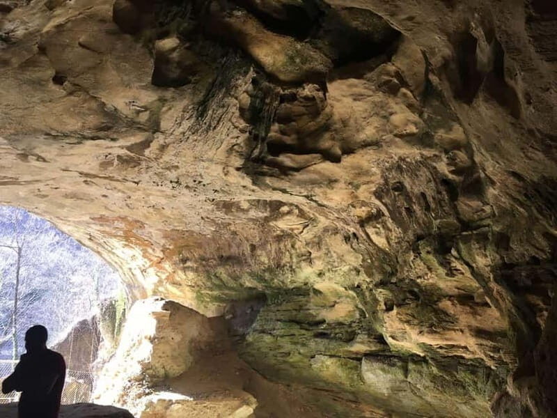 Trakoan: Bike tour to the cave, castle and volcano - FAQ