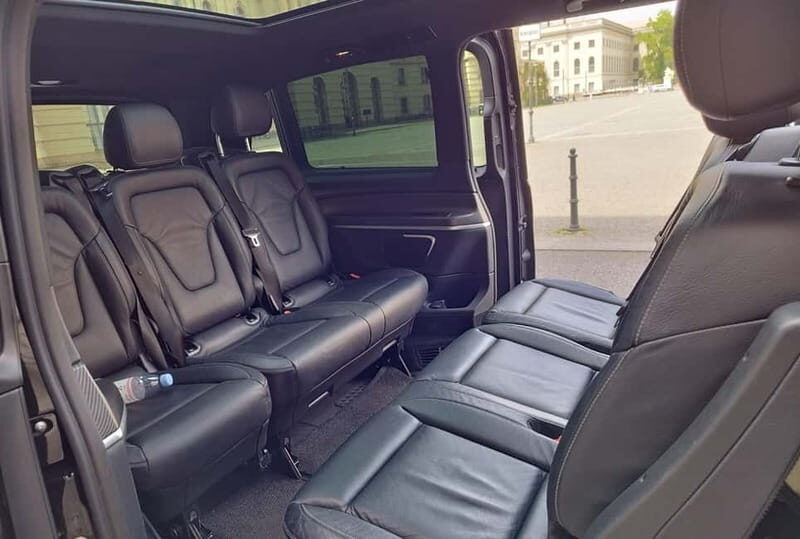 Tranfer with small or Bigger introduction Tour Berlin - Who Will Love This Tour?